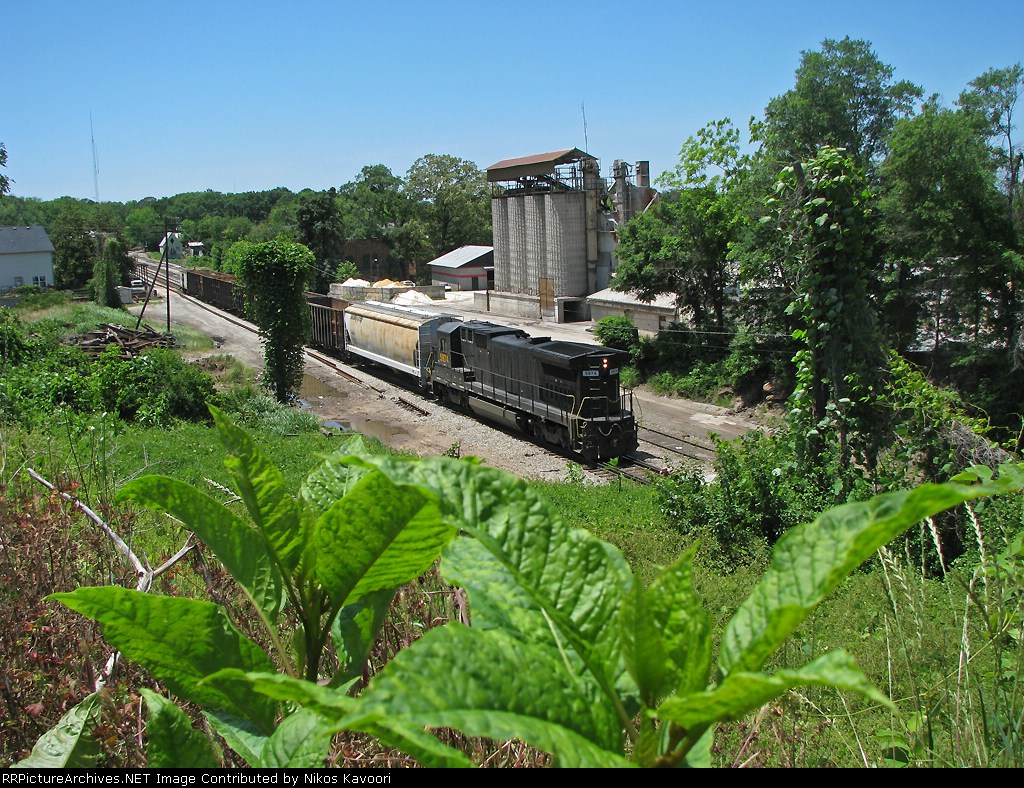 CSX Y111 waiting to depart for East Athens.